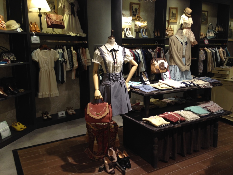 axes femme ラフルズ店｜株式会社 スペース